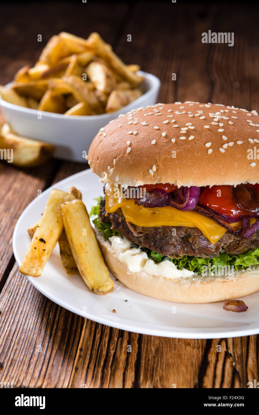 Cheese burger and chips hi-res stock photography and images - Alamy