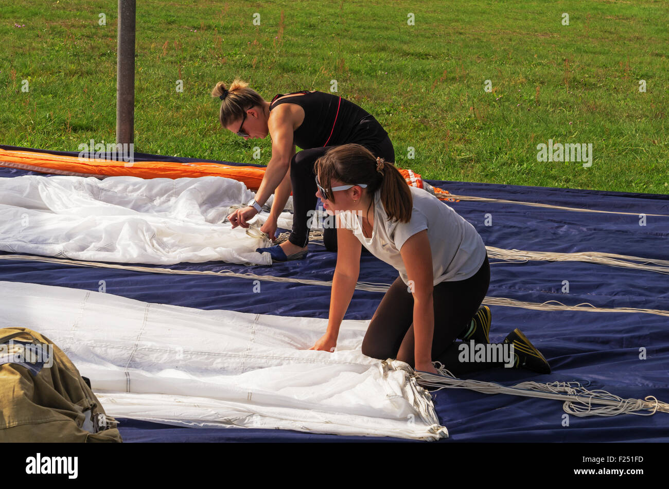 Parachutists - 2014. Packing of parachutes Stock Photo - Alamy