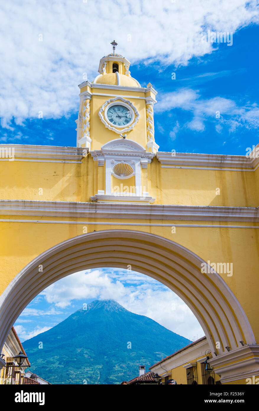 The Arch of Santa Catalina in Antigua Guatemala Stock Photo - Alamy