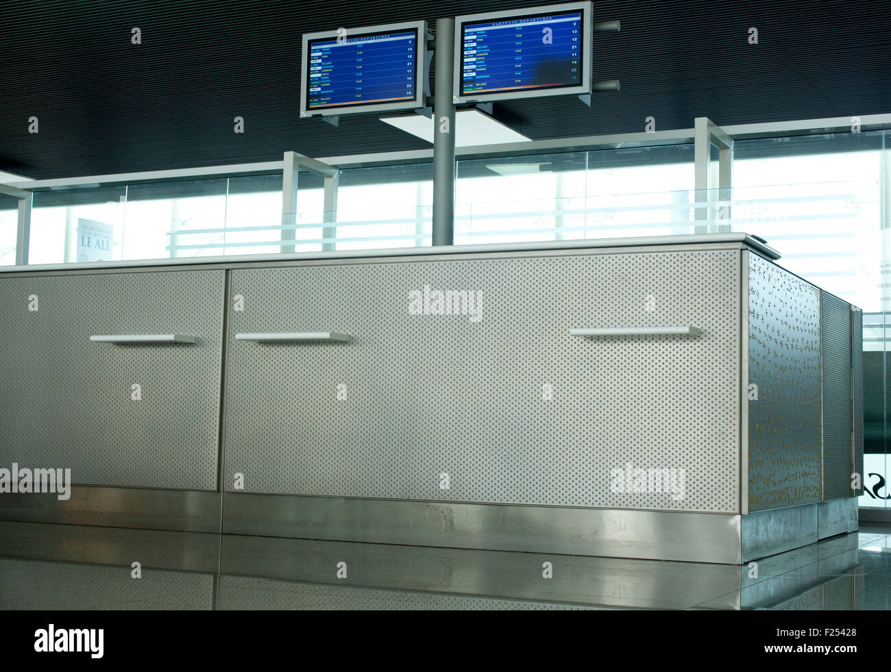 Information counter at an airport terminal Stock Photo - Alamy