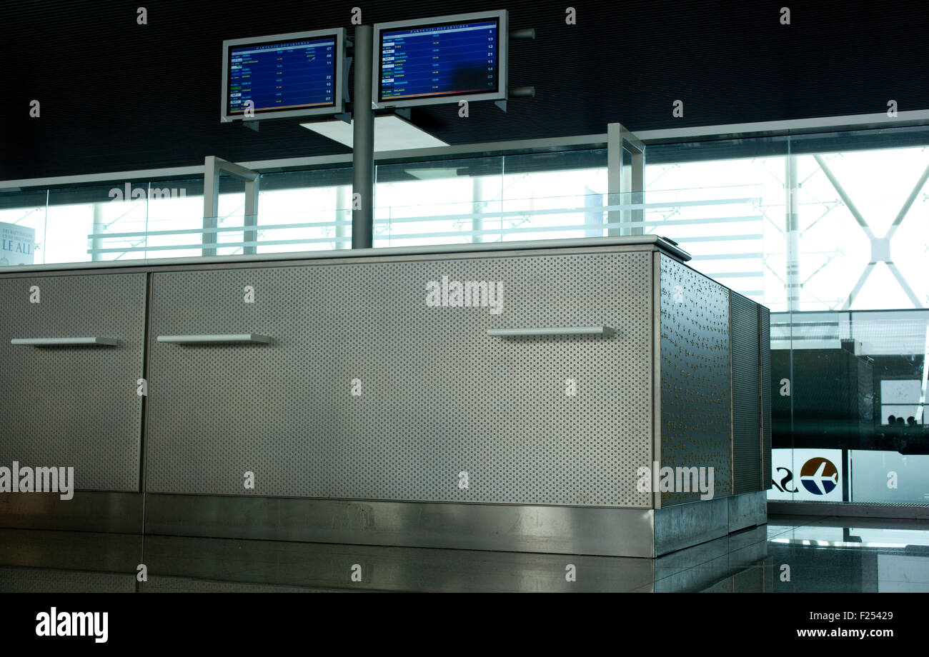 Information counter at an airport terminal Stock Photo - Alamy