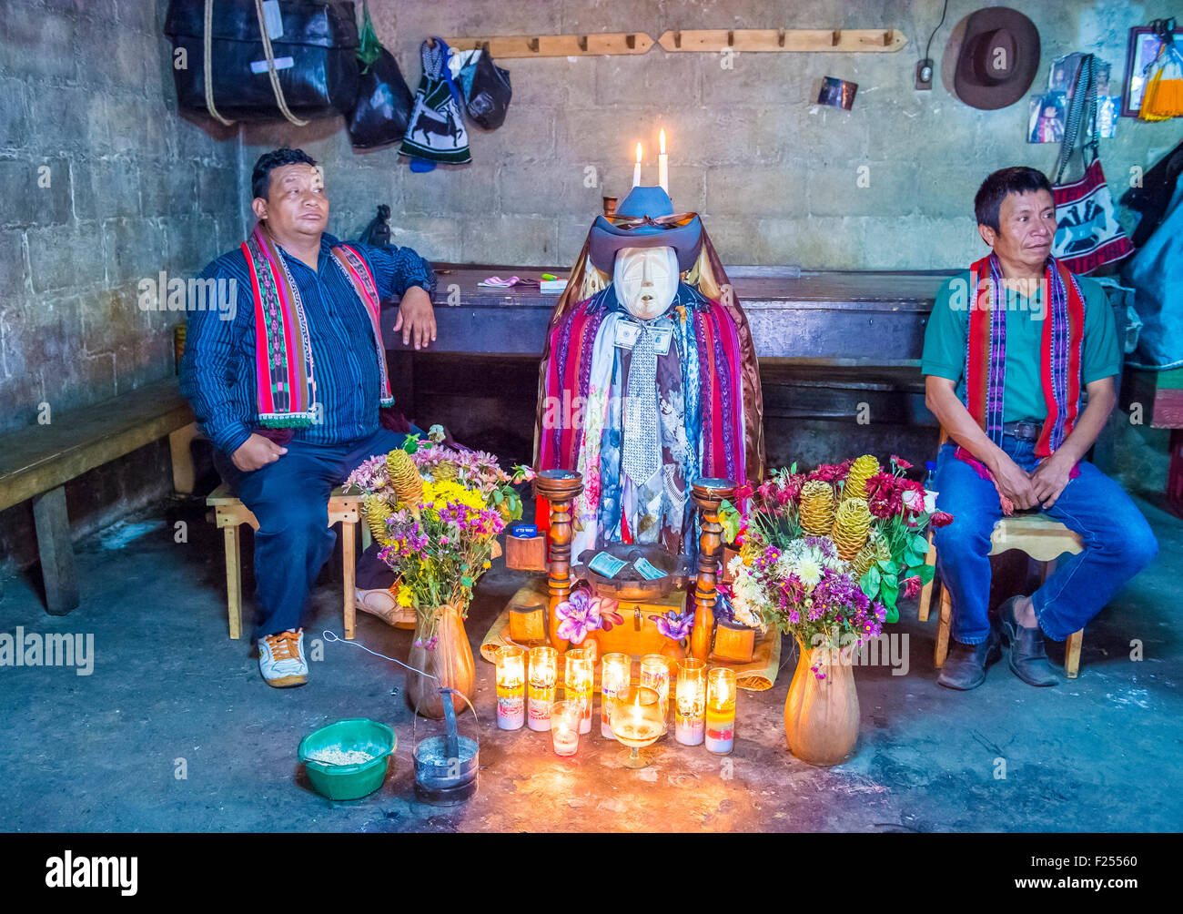 Shrine of el maximon in santiago de atitlan hi-res stock photography ...