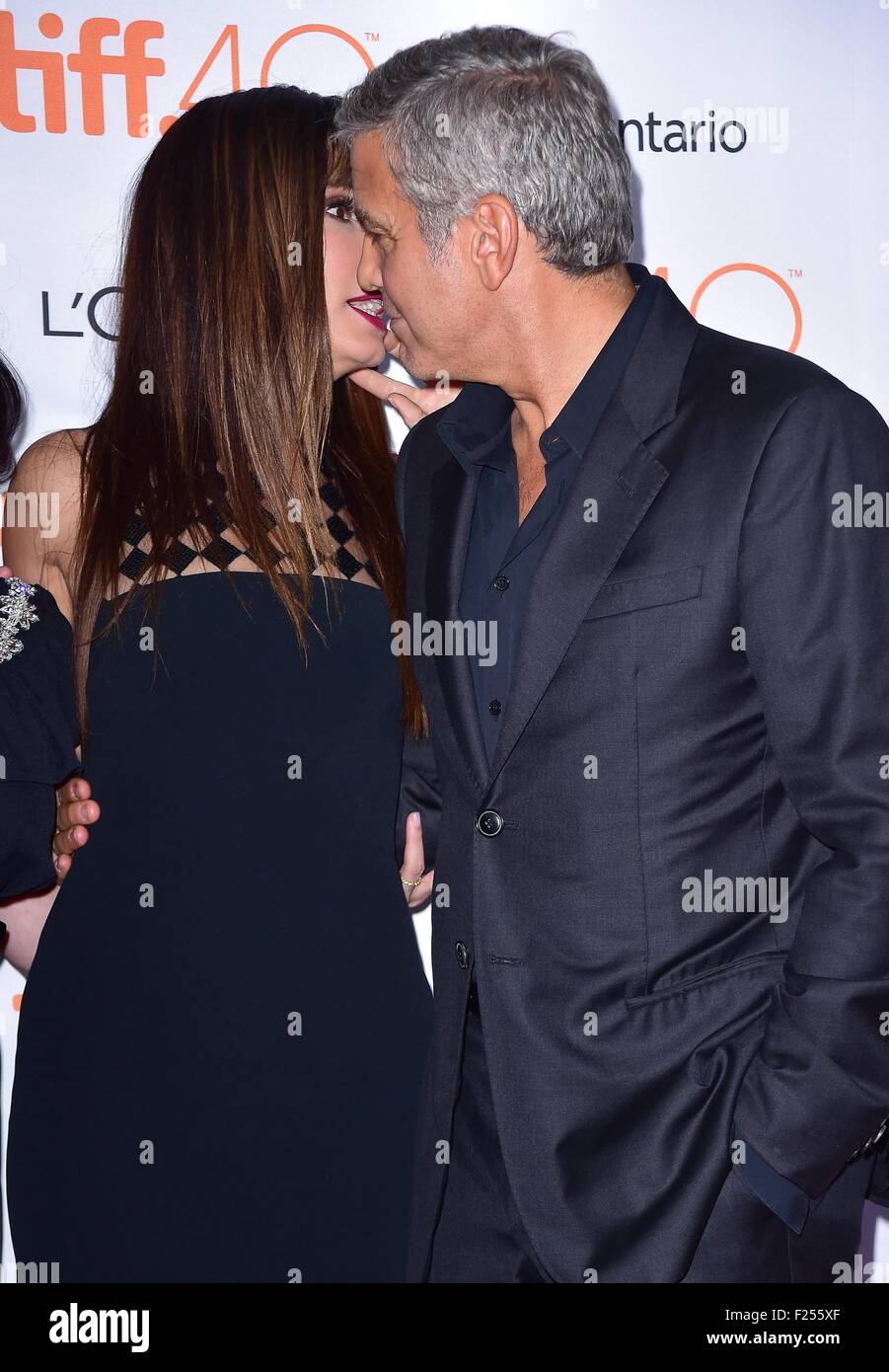 Sandra Bullock And George Clooney Kiss