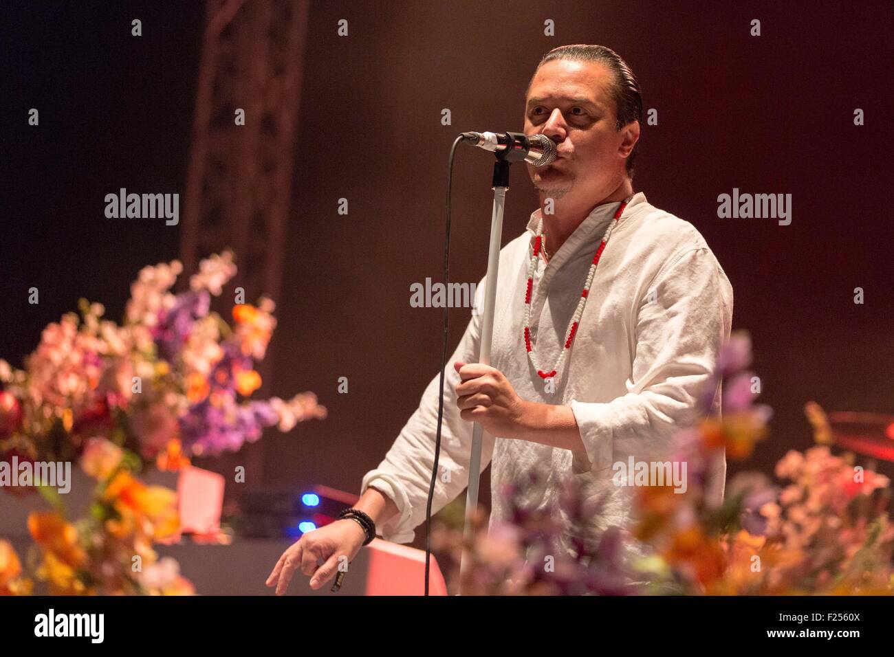 Mike patton singer hi-res stock photography and images - Alamy