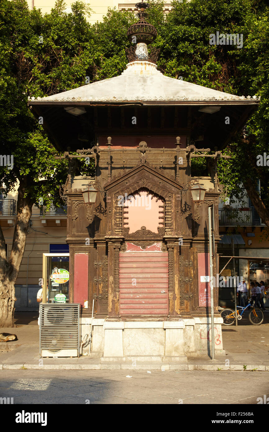 Shack, Newspaper store in Palermo - Italy Stock Photo - Alamy