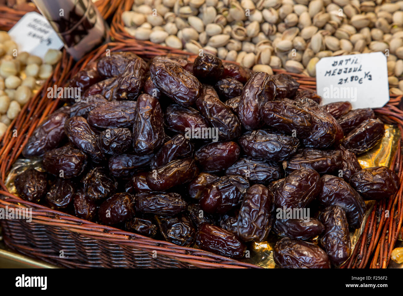 Fresh dates in a market, detail of a healthy lifestyle food, fruit ...