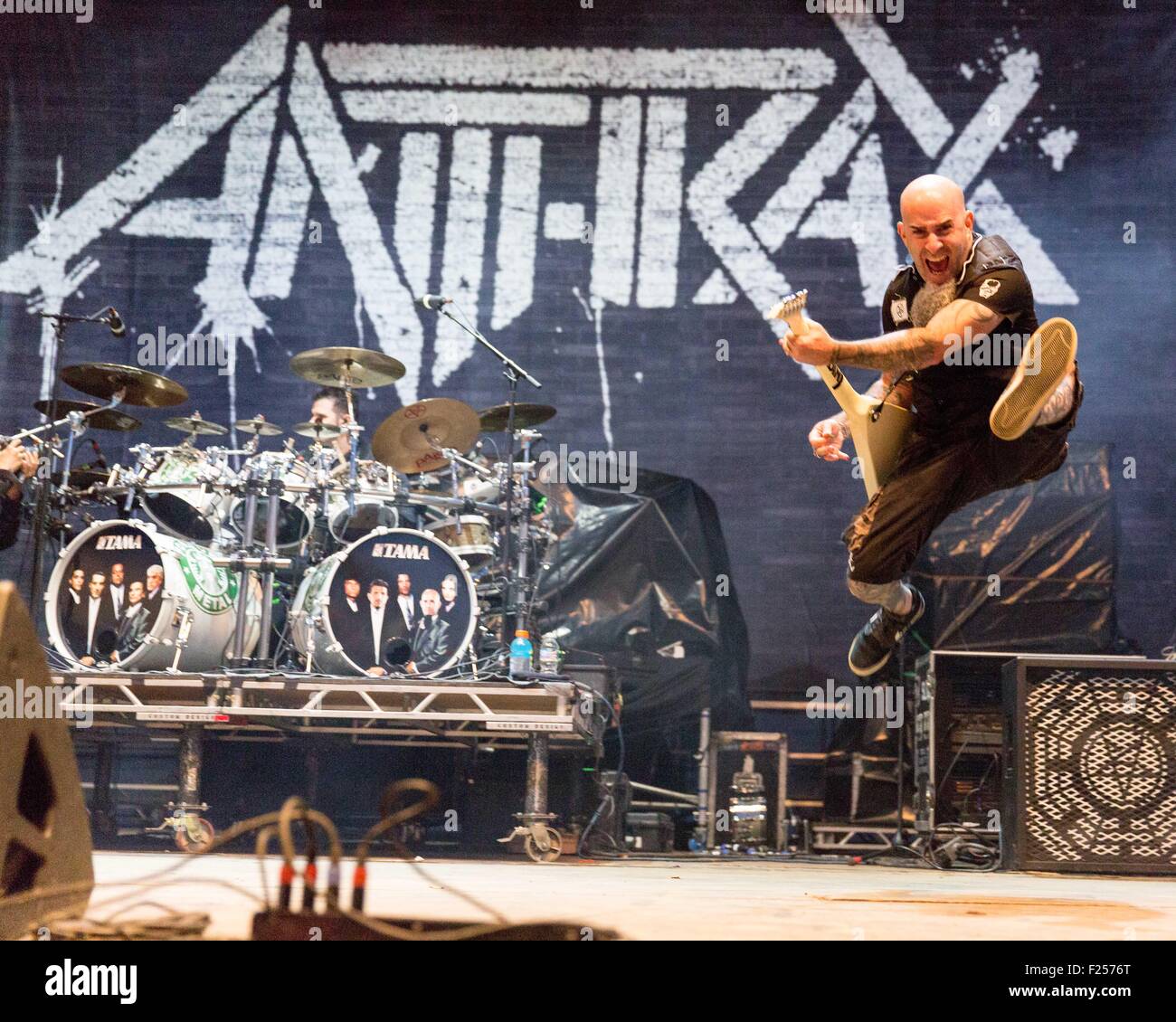 Chicago, Illinois, USA. 11th Sep, 2015. Guitarist SCOTT IAN of Anthrax ...