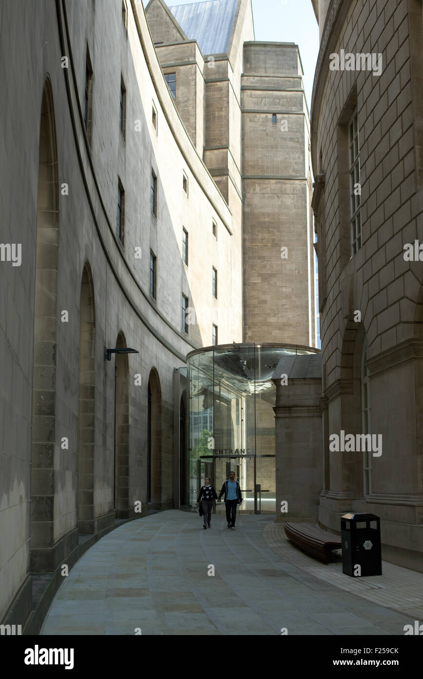 Manchester city centre libraries hi-res stock photography and images ...