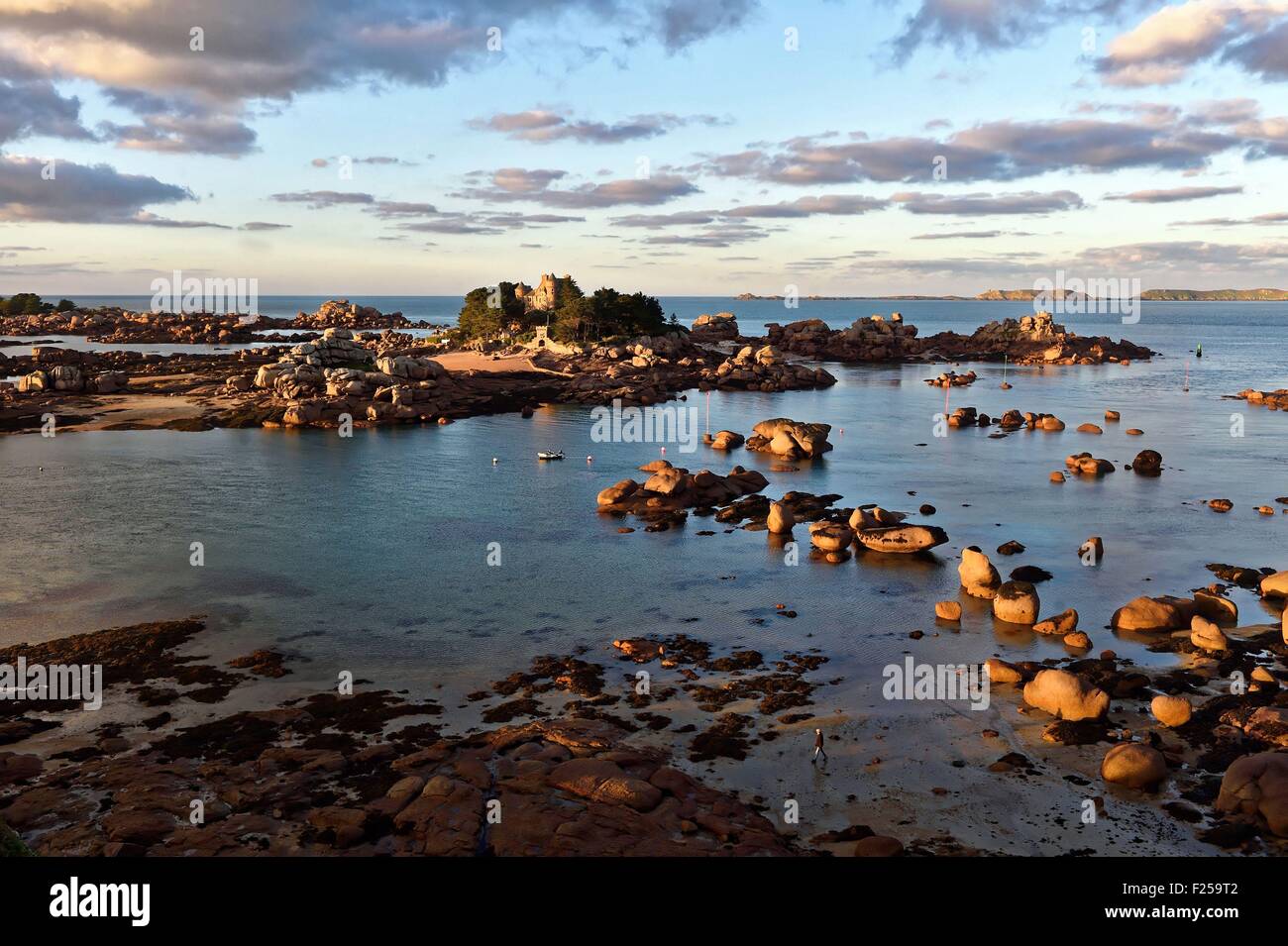France, Cotes d'Armor, Cote de Granit Rose (Pink Granite Coast), Perros ...