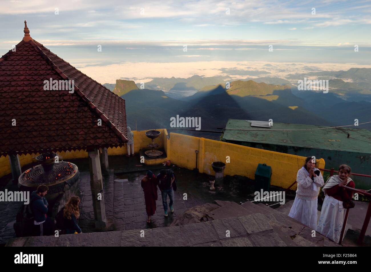 Sri Lanka, center province, Dalhousie, sunrise on Adam's peak, triangle ...