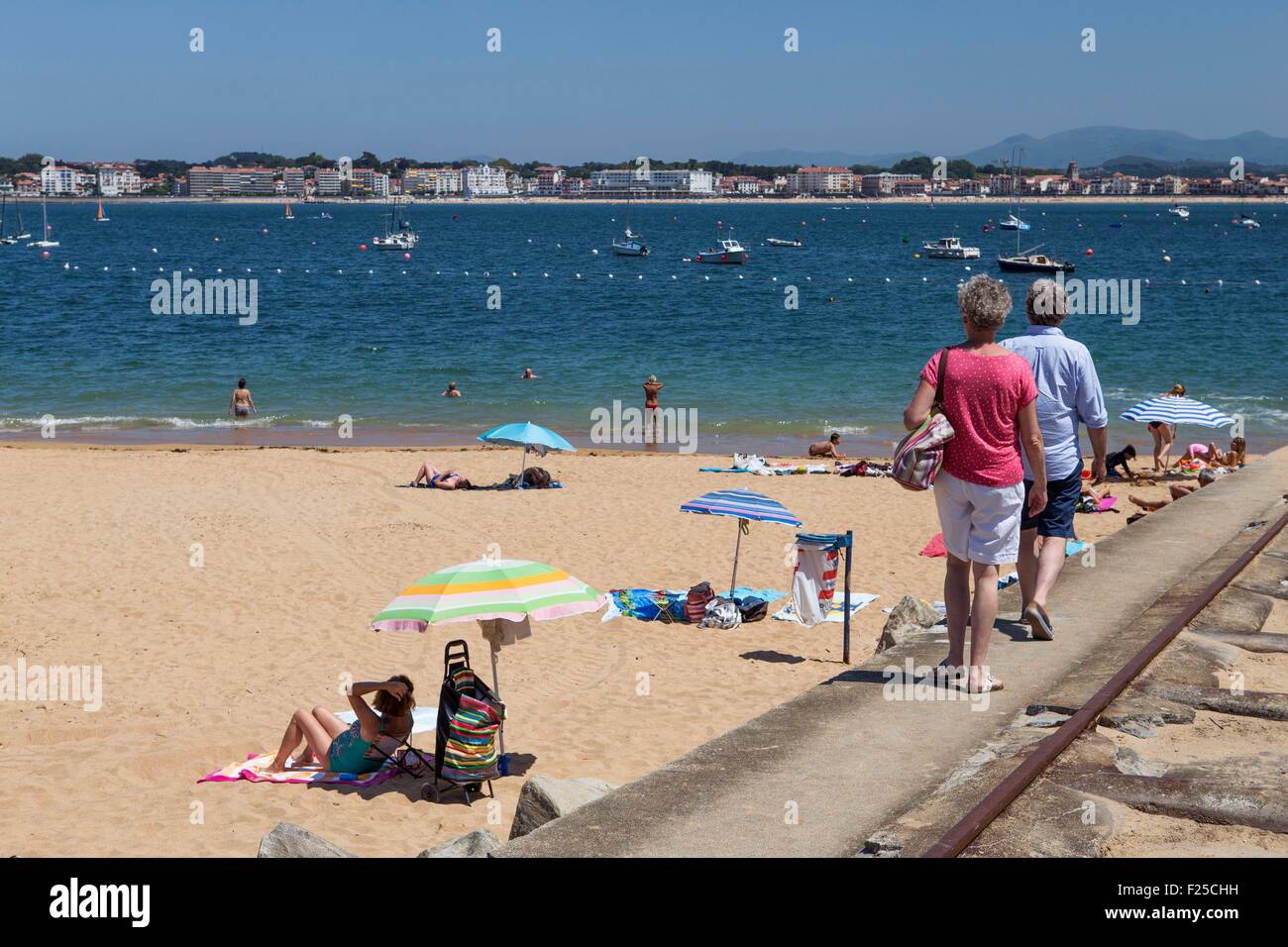 France, Pyrenees Atlantiques, Basque Country, Ciboure, bay of Saint ...