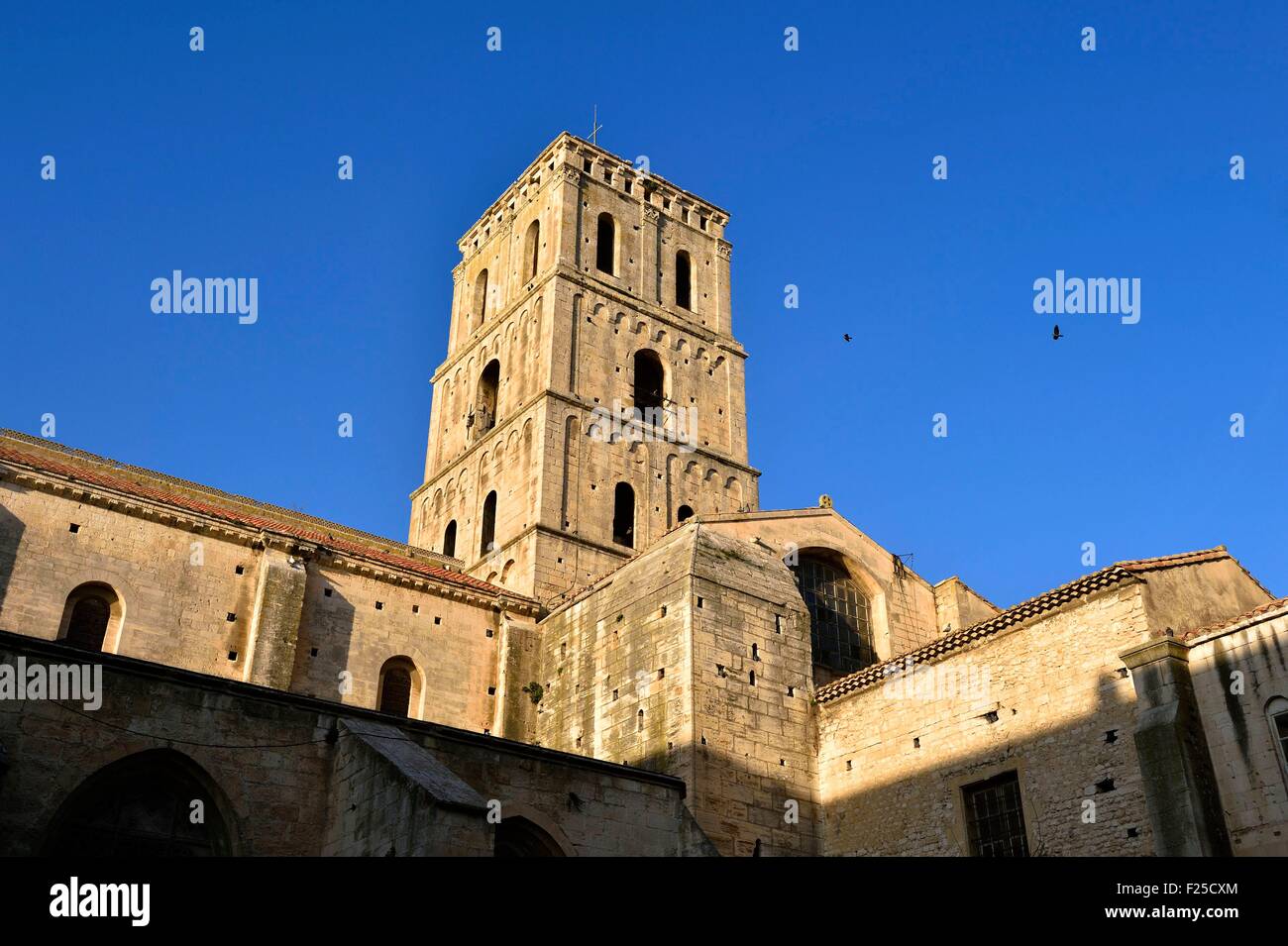 Arles church of st trophime hi-res stock photography and images - Alamy