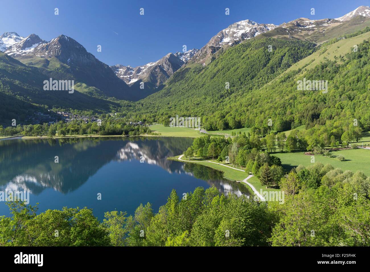 France, Hautes-Pyrenees, Genos, Loudenvielle, Genos Loudenvielle lake ...