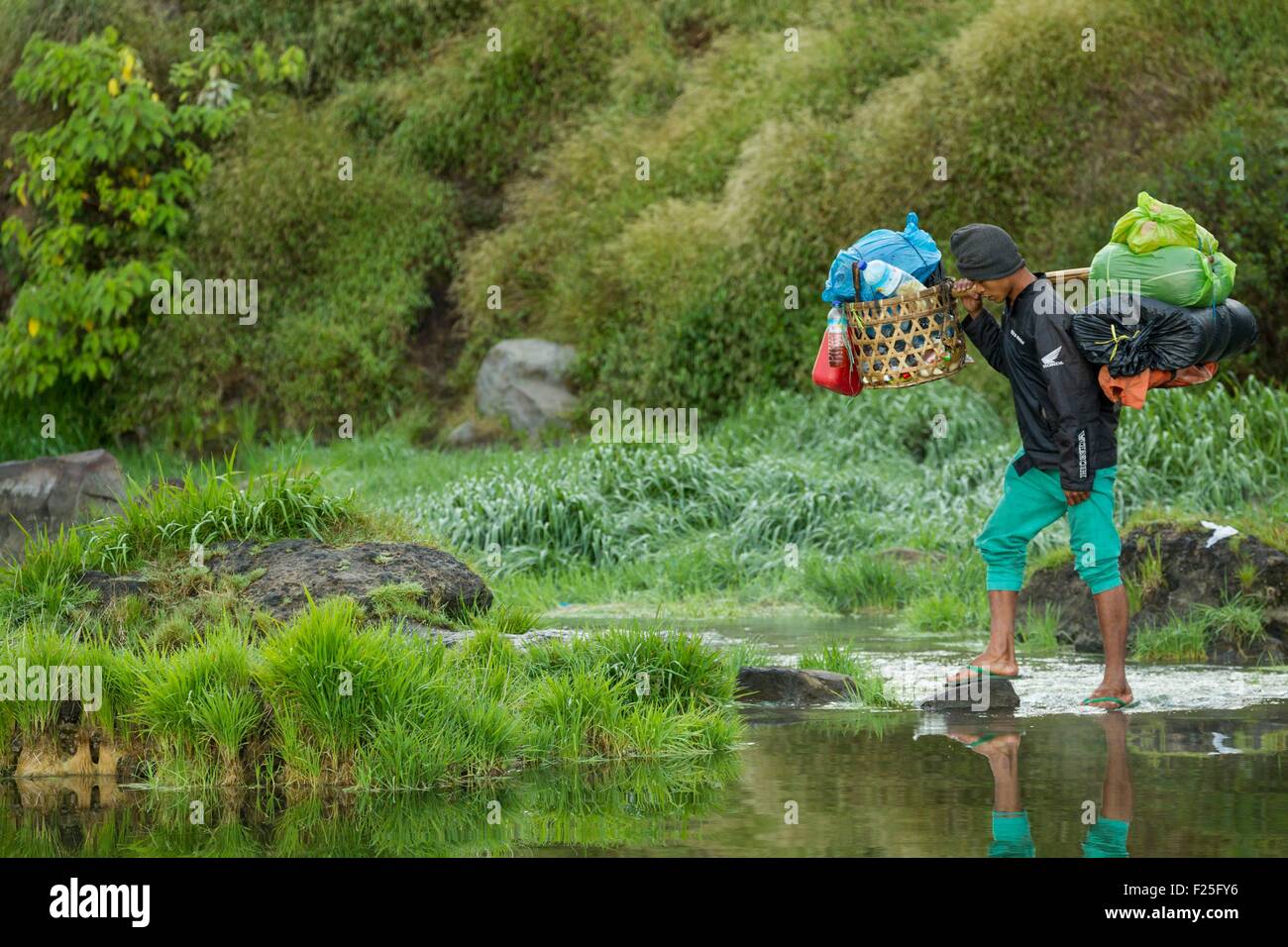 Indonesia, Sunda islands, Lombok, Gunung Rinjani National Park, Porter ...