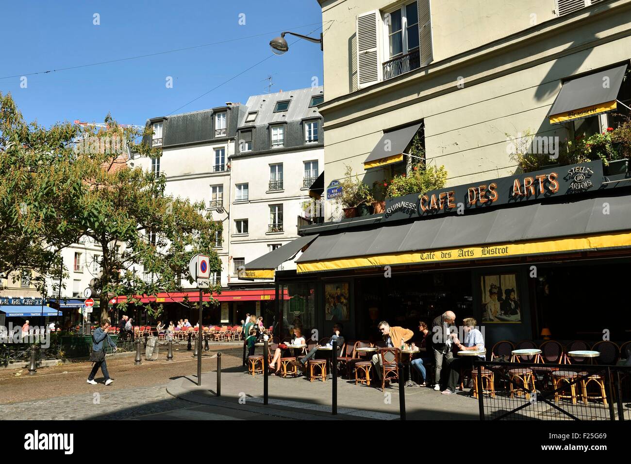 France, Paris, Pantheon district, place de la Contrescarpe Stock Photo ...