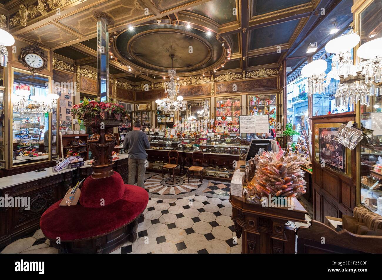 Nantes chocolate shop hi-res stock photography and images - Alamy