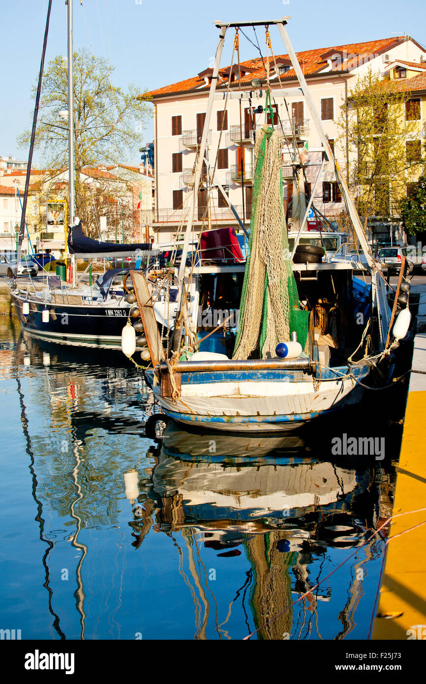 Fishing boat docking, Grado - Italy Stock Photo - Alamy