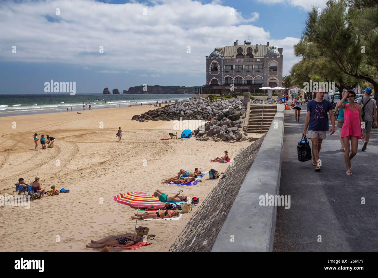 France, Pyrenees Atlantiques, Basque Country, Hendaye, the beach Stock ...