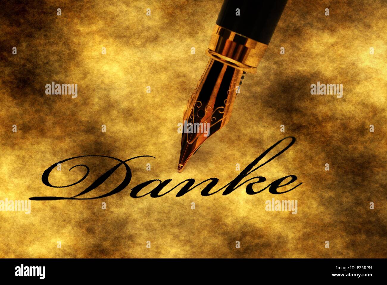 Danke text and fountain pen Stock Photo - Alamy