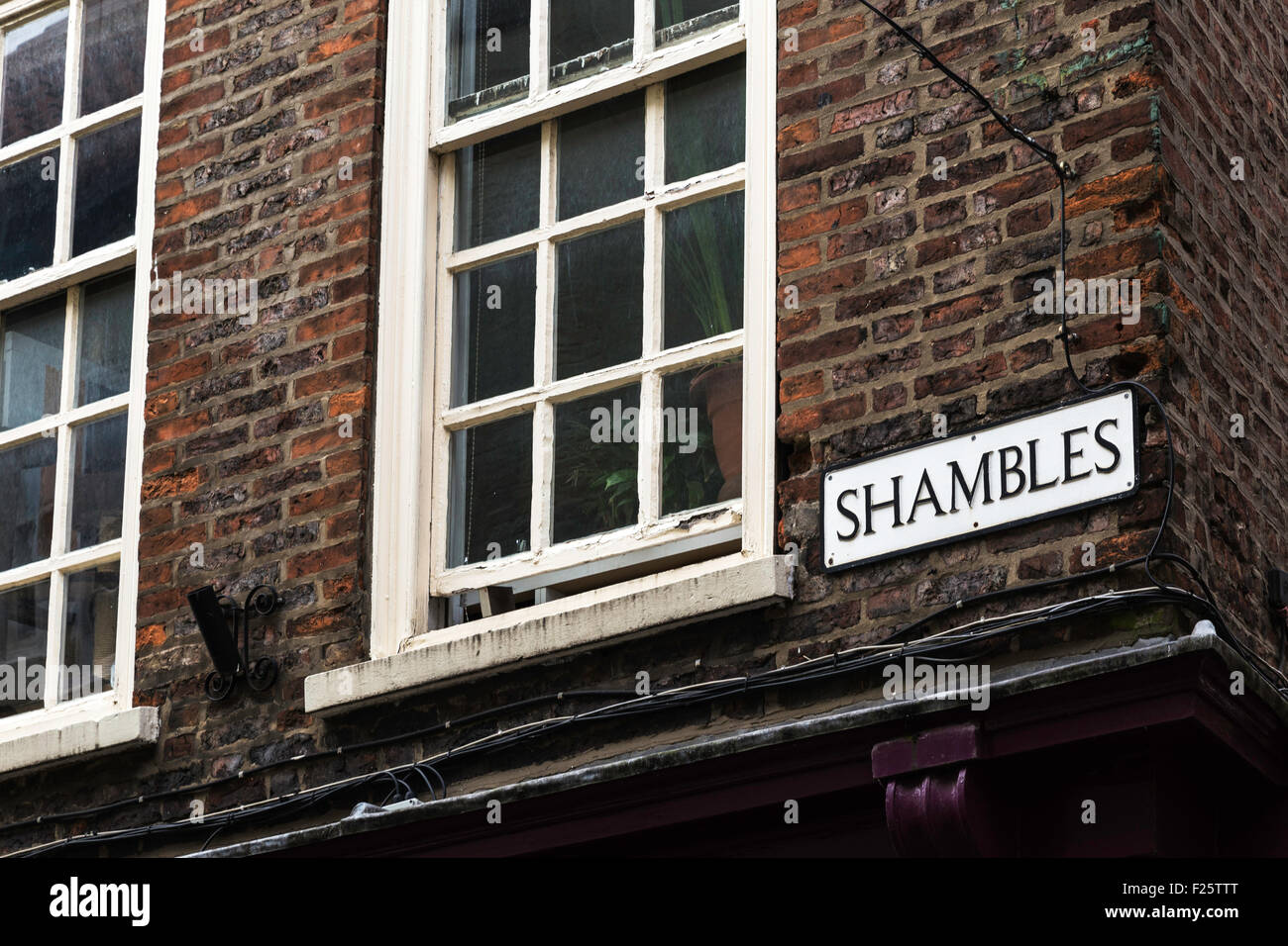 Street Sign Mounted on Brick Building Stock Photo - Alamy