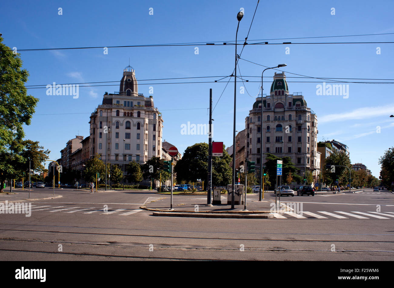 Glimpse street in historic hi-res stock photography and images - Alamy