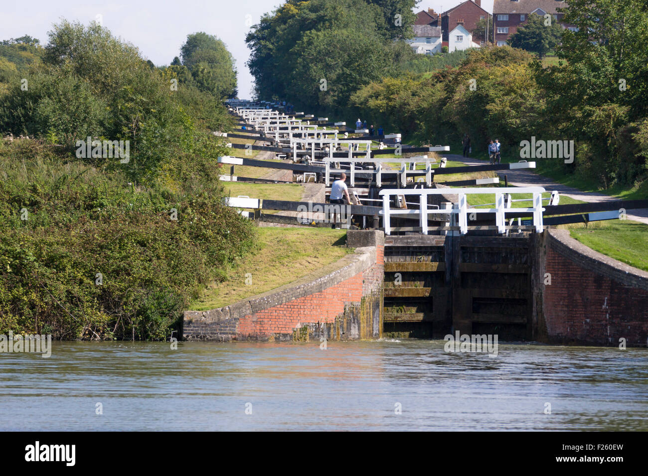 Devizes canal locks hi-res stock photography and images - Alamy