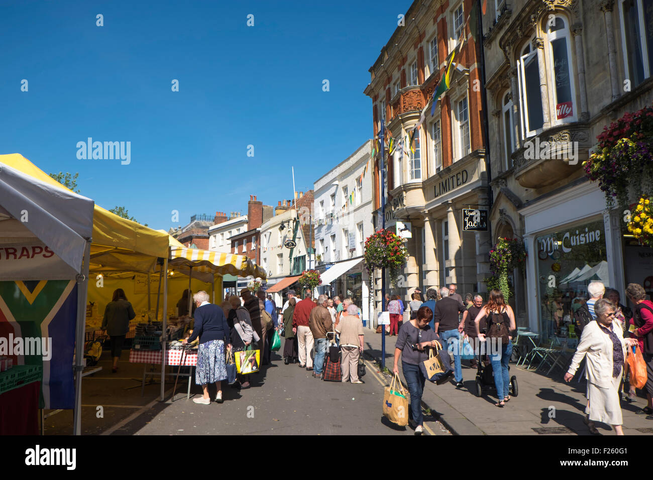 Devizes, a market town in the heart of Wiltshire, England UK Market day ...
