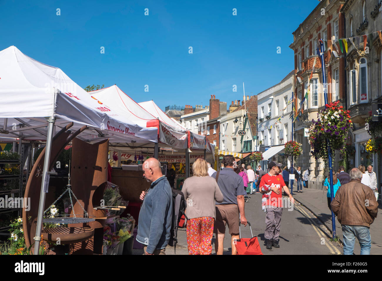 Devizes market town in wiltshire hi-res stock photography and images ...