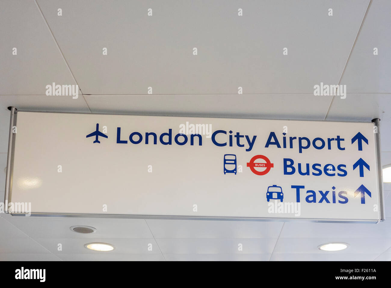 London city airport terminal sign hi-res stock photography and images ...