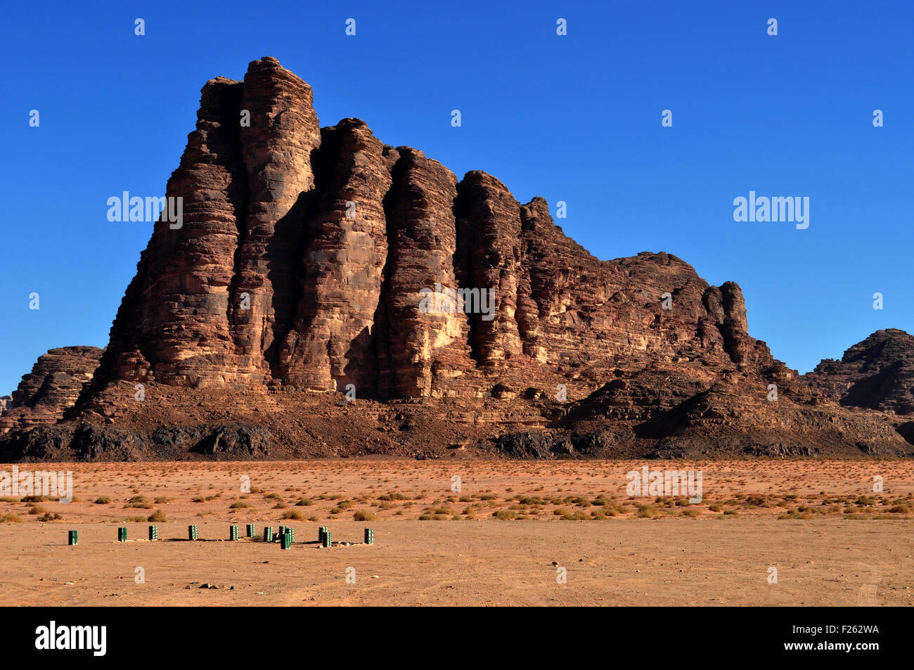 Seven pillars of wisdom mountain in Wadi Rum, Jordan Stock Photo - Alamy