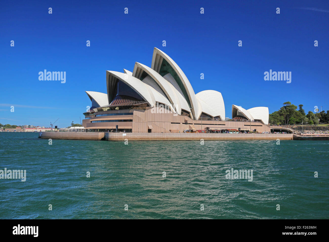 Sydney landmark sydney opera house hi-res stock photography and images ...