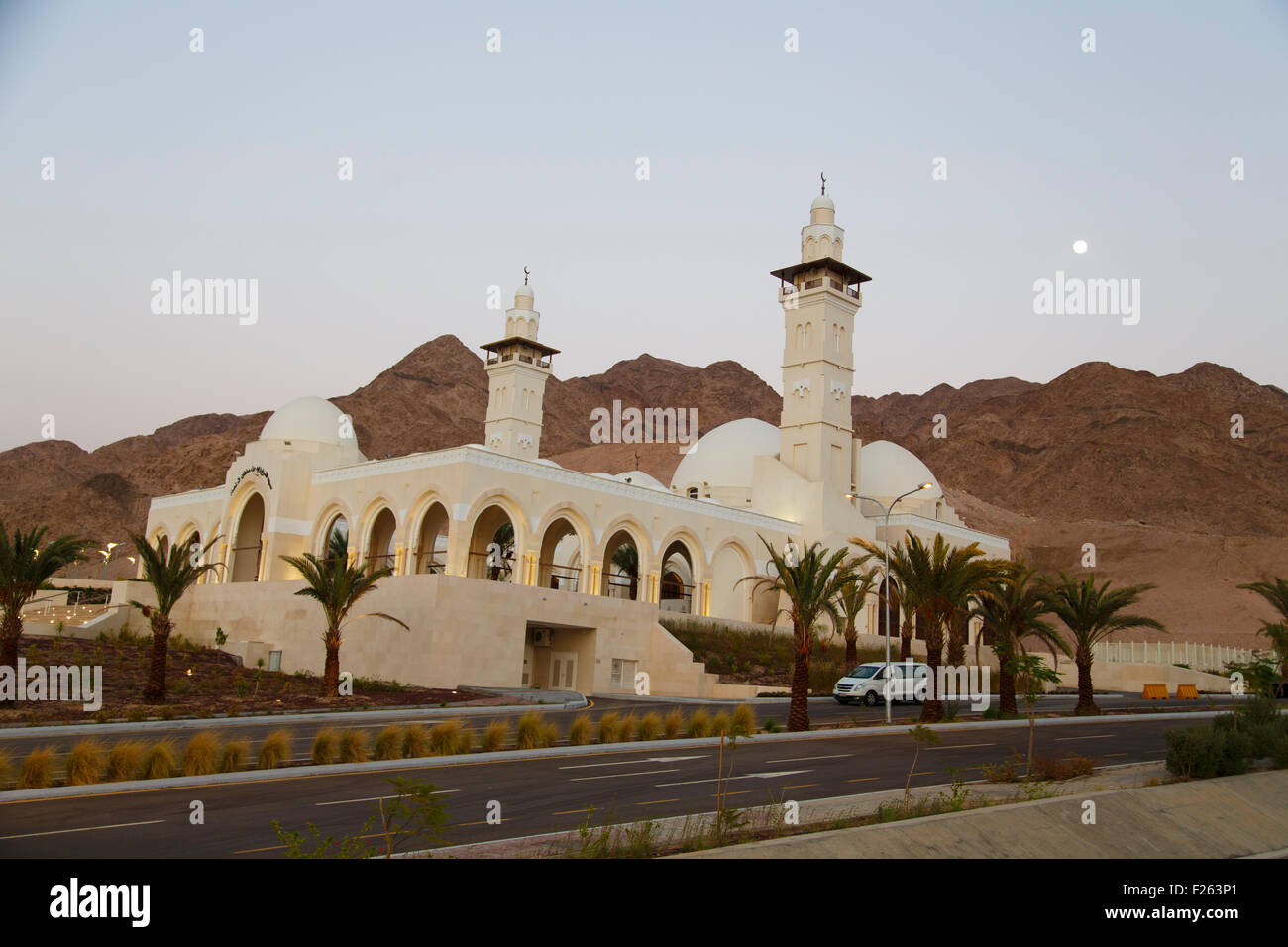 The grand mosque in Aqaba ,Jordan Stock Photo - Alamy