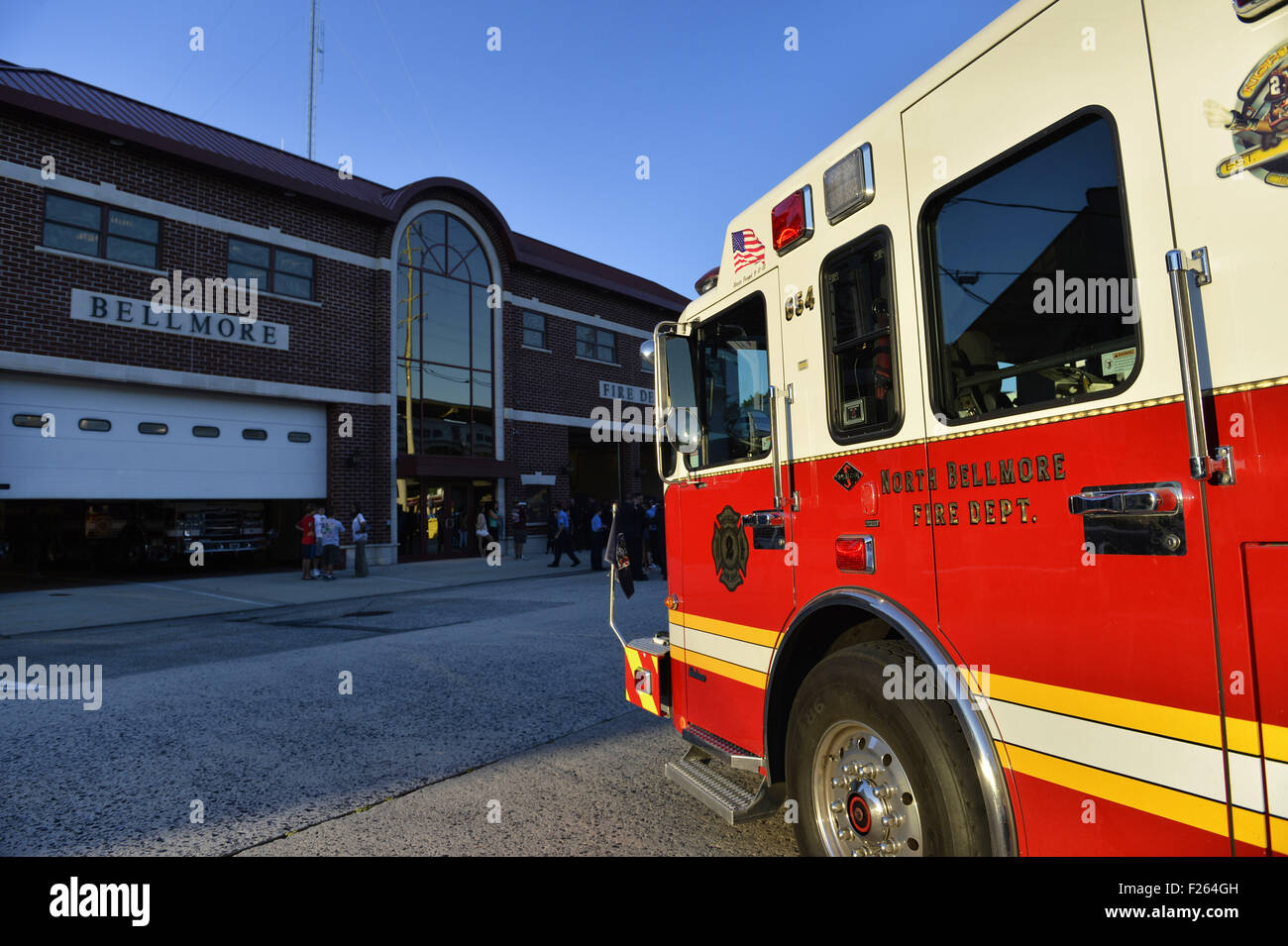 Fire dept nyc hi-res stock photography and images - Alamy