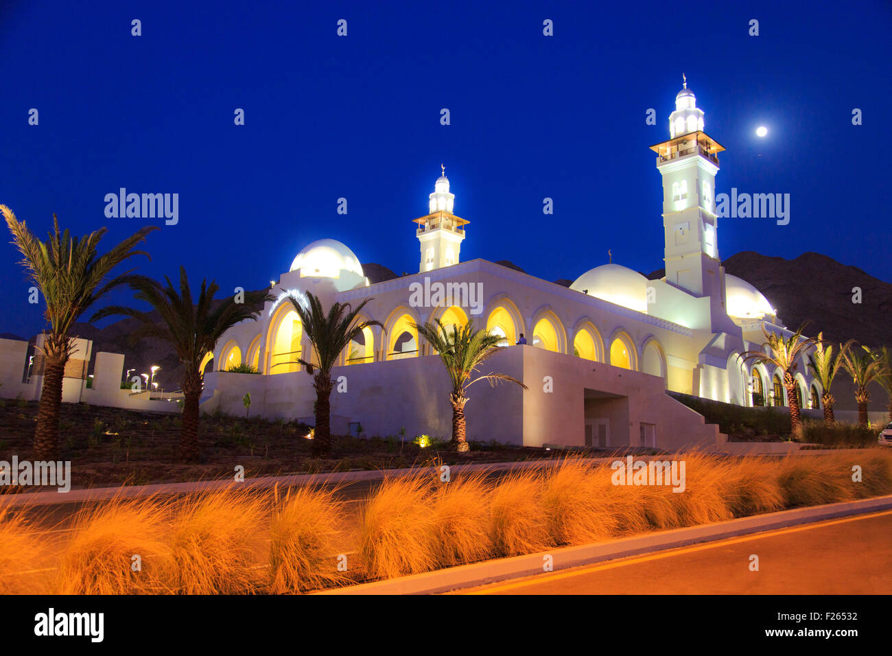 Shaikh Zayed mosque in Aqaba, Jordan Stock Photo - Alamy