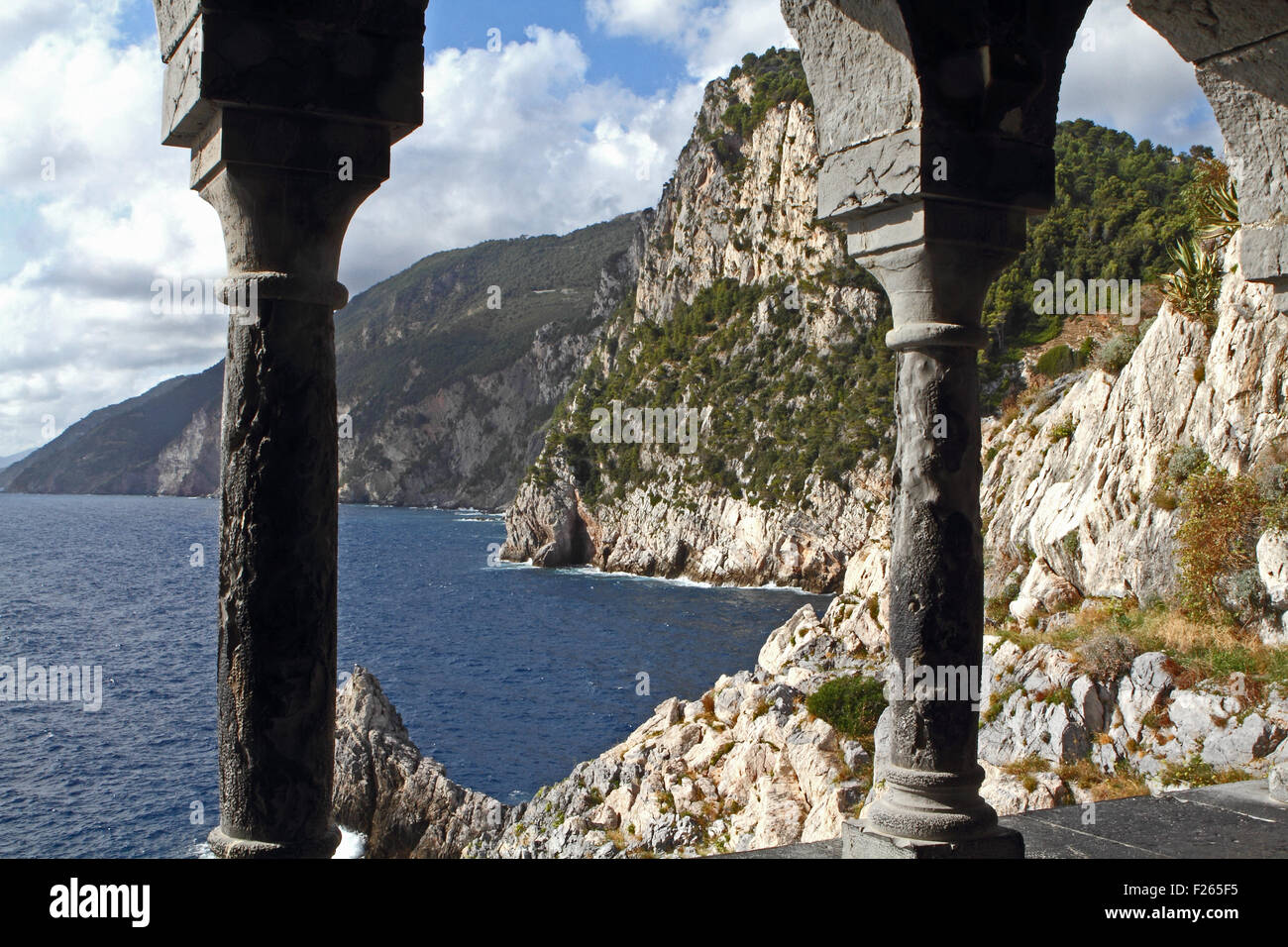 Ligurian coast through an archway at Portovenere Stock Photo - Alamy