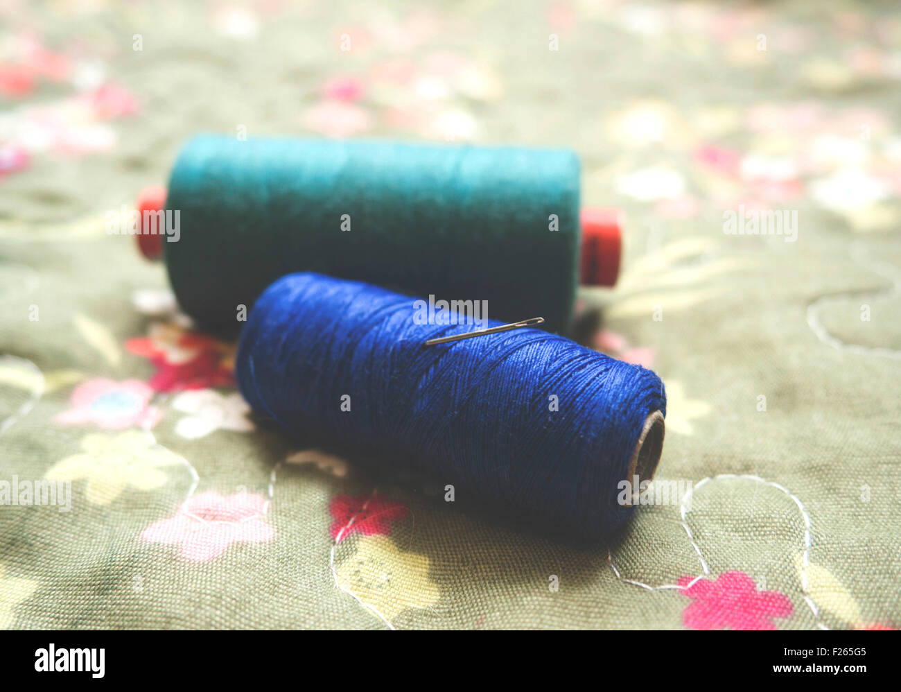 Thread art hi-res stock photography and images - Alamy