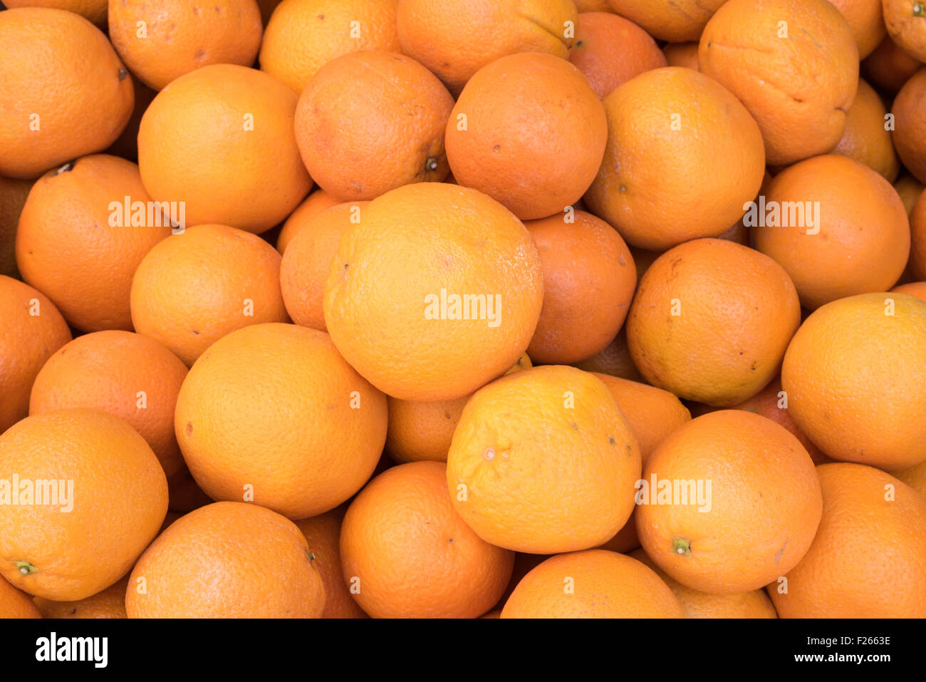 Yellow oranges hi-res stock photography and images - Alamy