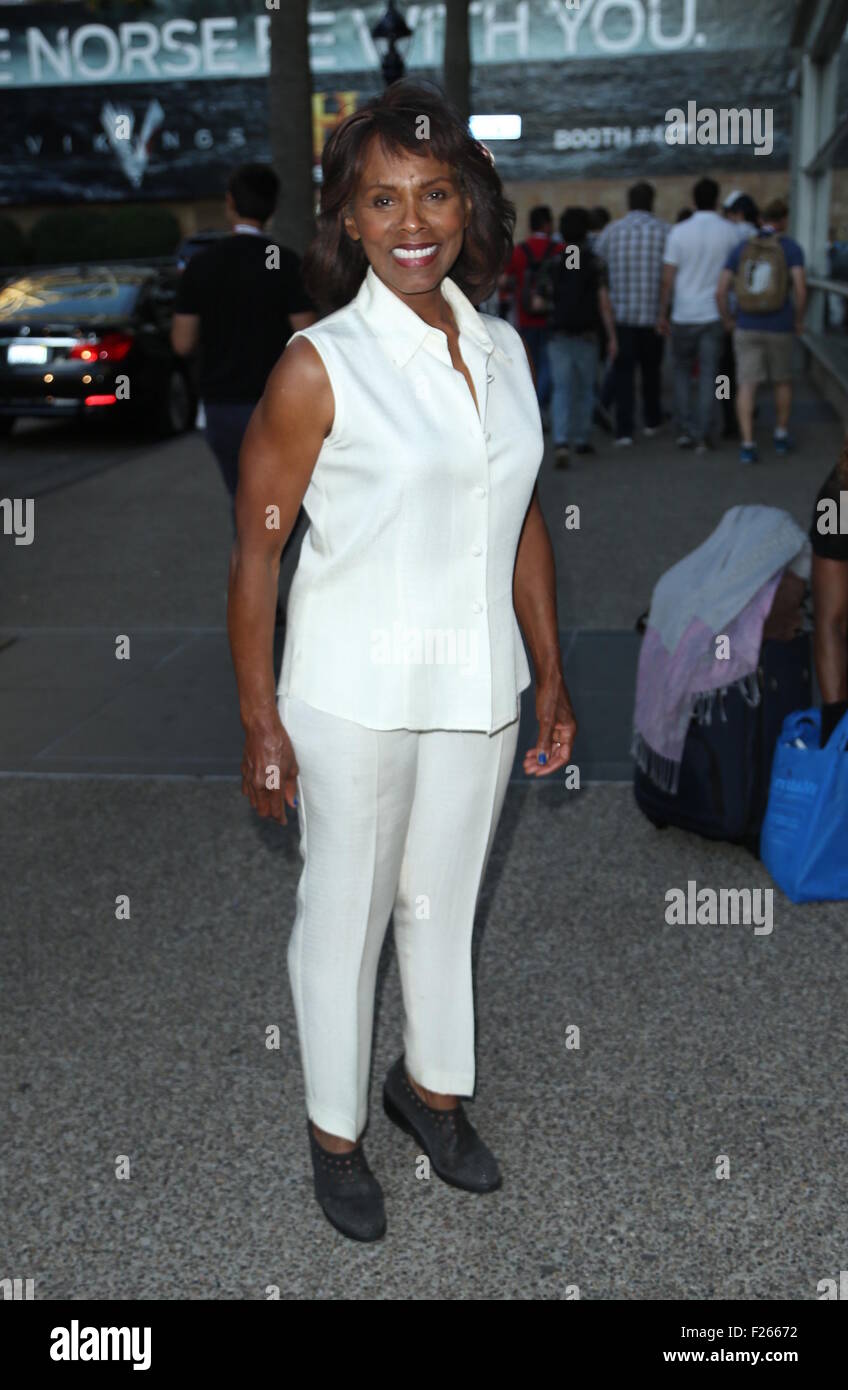 Gloria hendry hi-res stock photography and images - Alamy