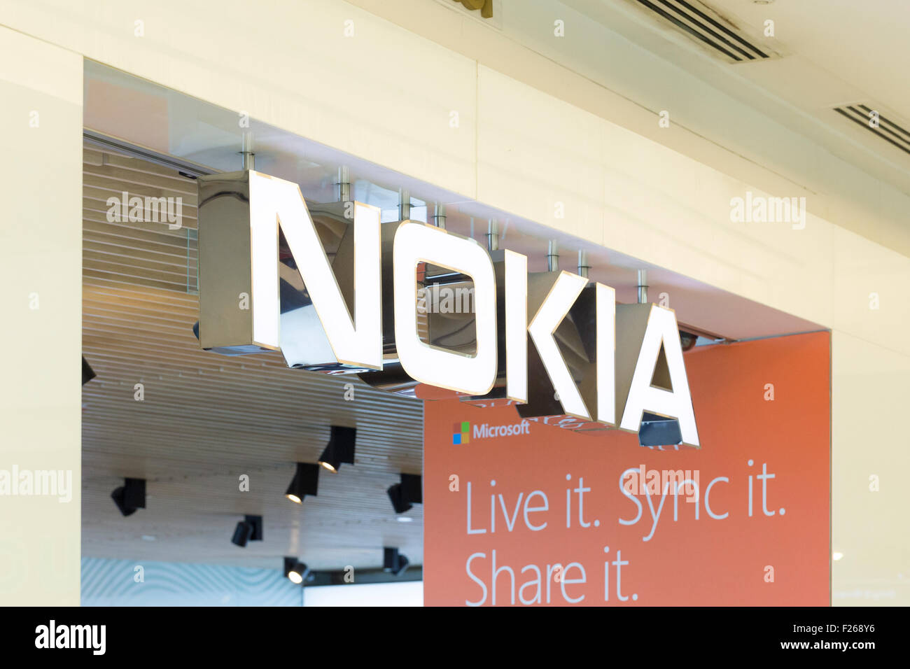 Nokia logo hi-res stock photography and images - Alamy