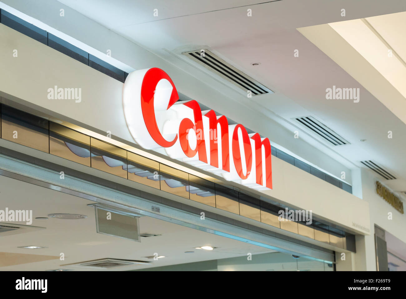 Canon logo sign hi-res stock photography and images - Alamy