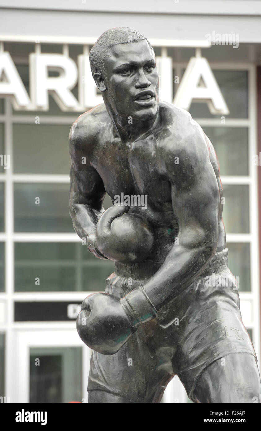 Philadelphia, Pennsylvania, USA. 12th Sep, 2015. The statue of ...