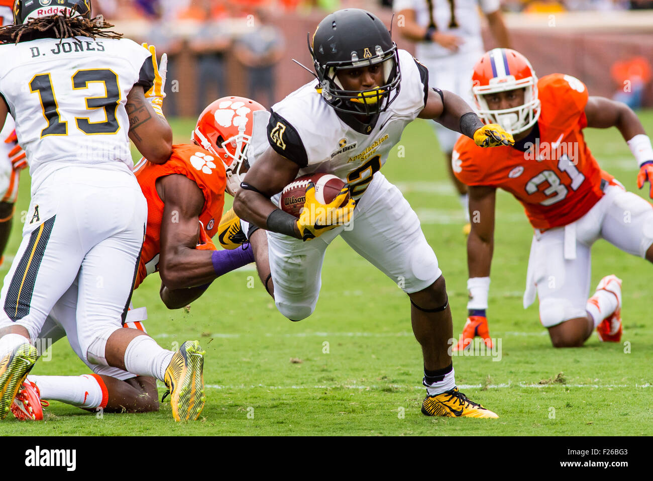 Isaiah lewis hi-res stock photography and images - Alamy