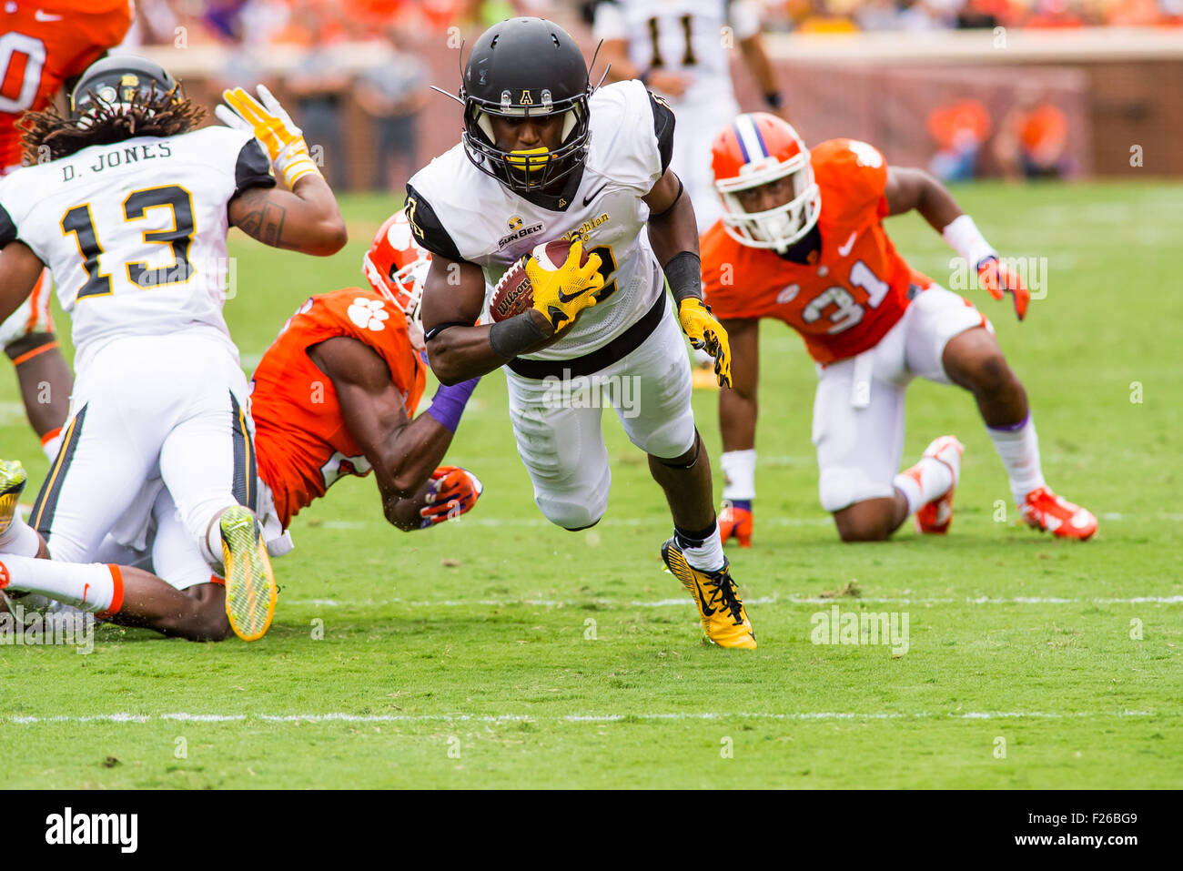 Appalachian State Mountaineers wide receiver Isaiah Lewis (2) runs the ...