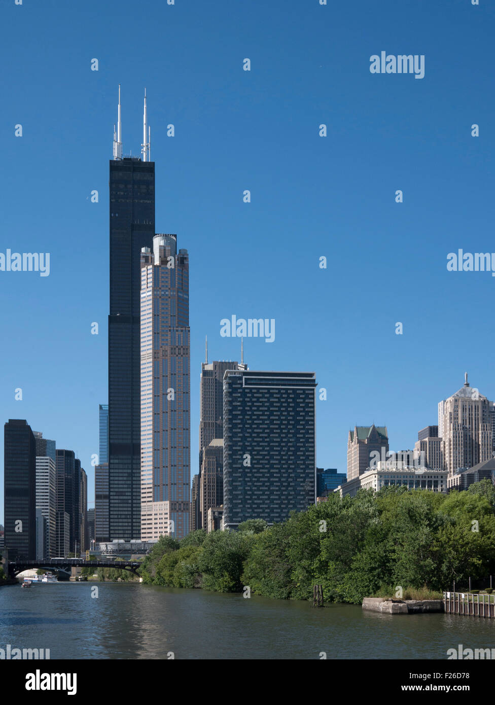View of Chicago skyline from Chicago river Stock Photo - Alamy