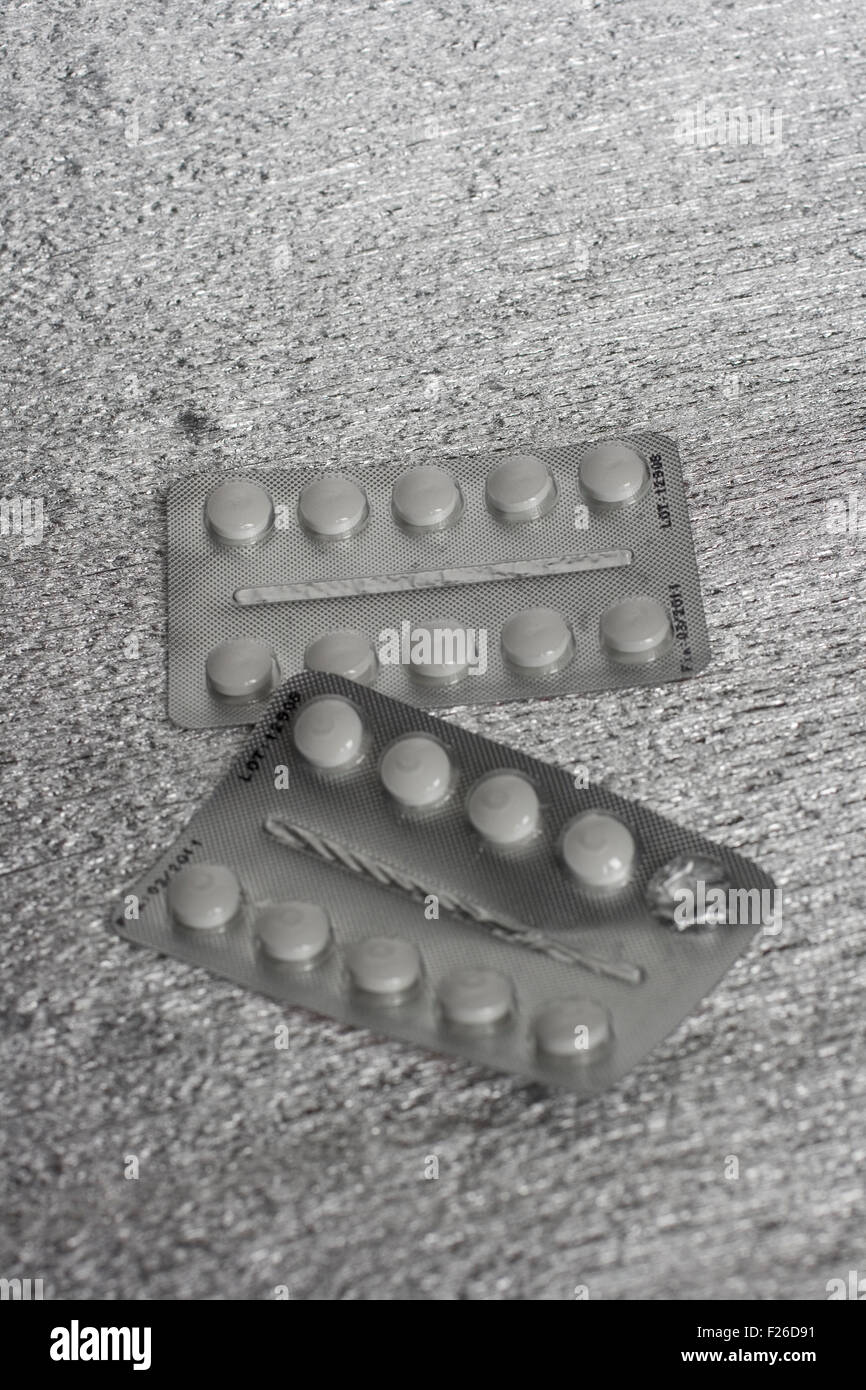 Silver pills hi-res stock photography and images - Alamy
