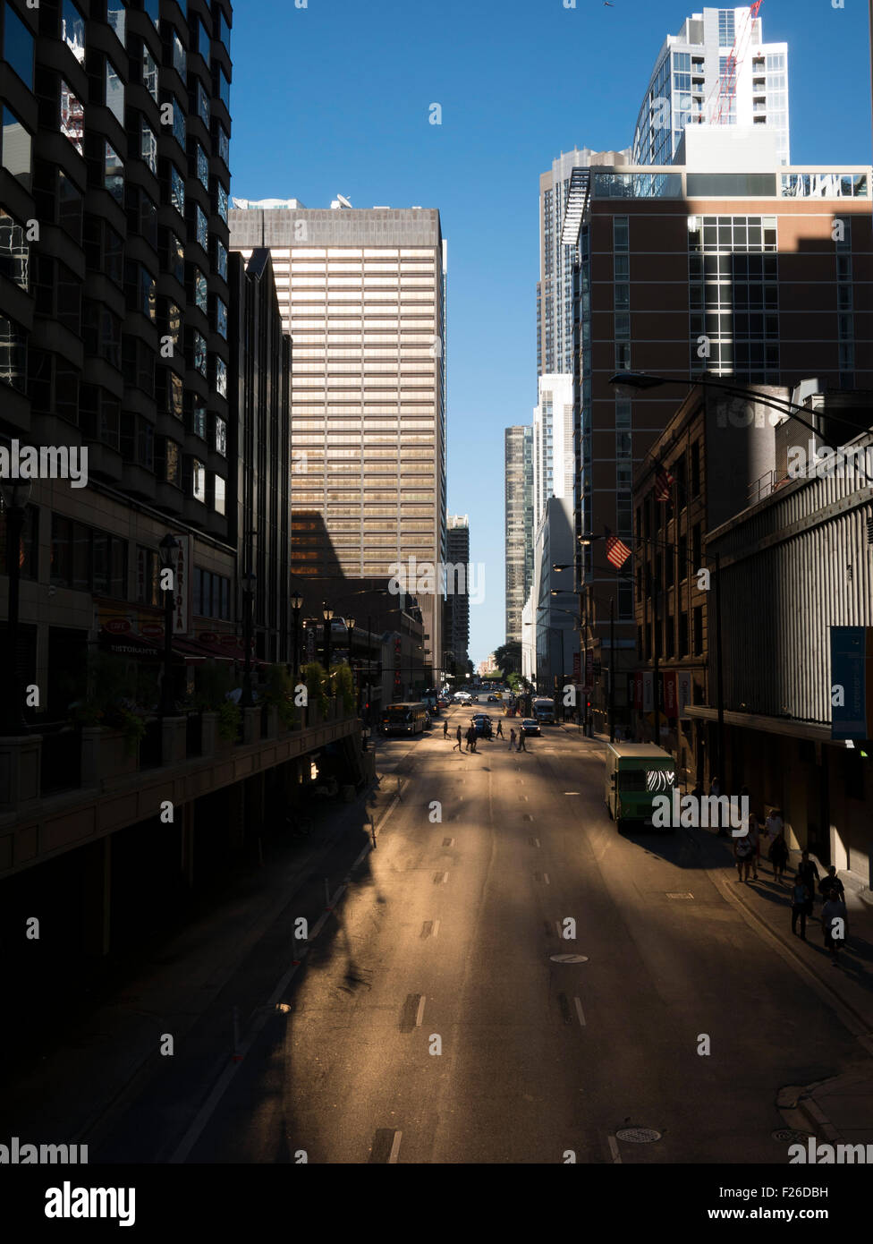 Chicago east grand avenue hi-res stock photography and images - Alamy