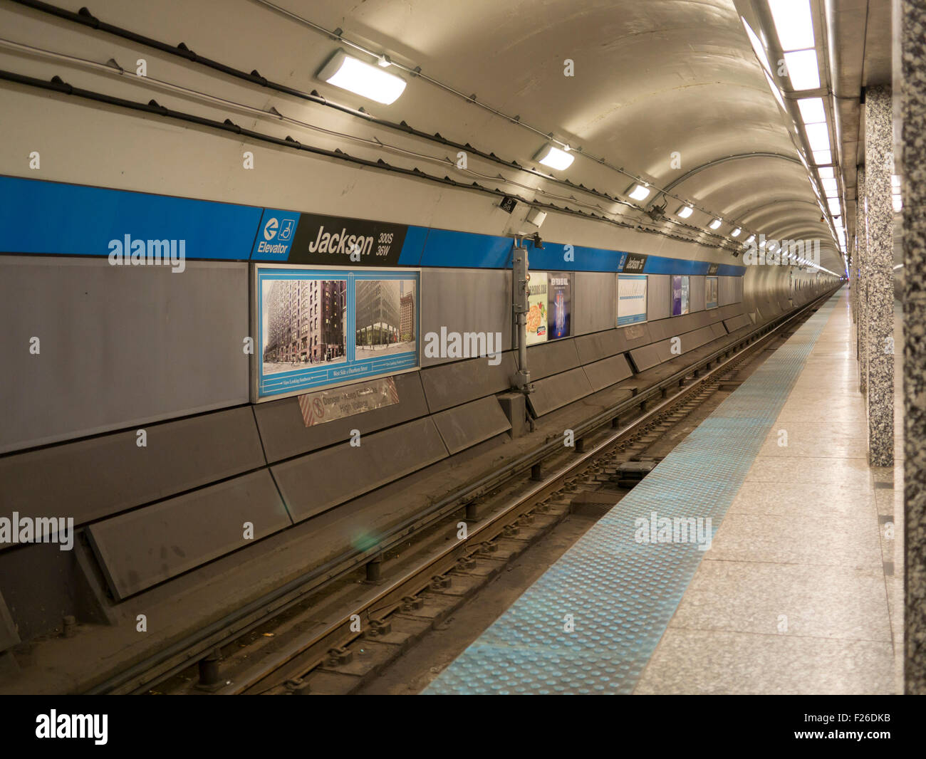 Lasalle street station hi-res stock photography and images - Alamy