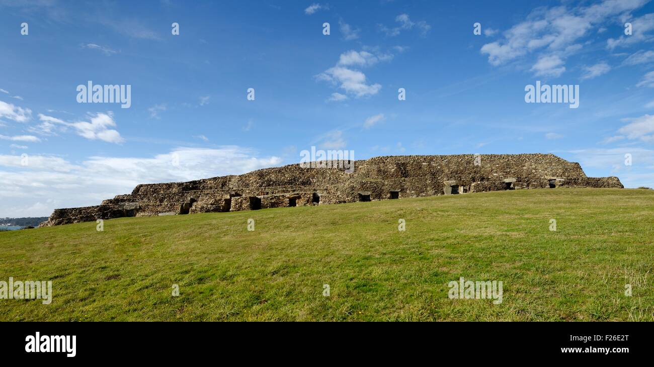 Cairn barnenez barnenez tumulus mound hi-res stock photography and ...