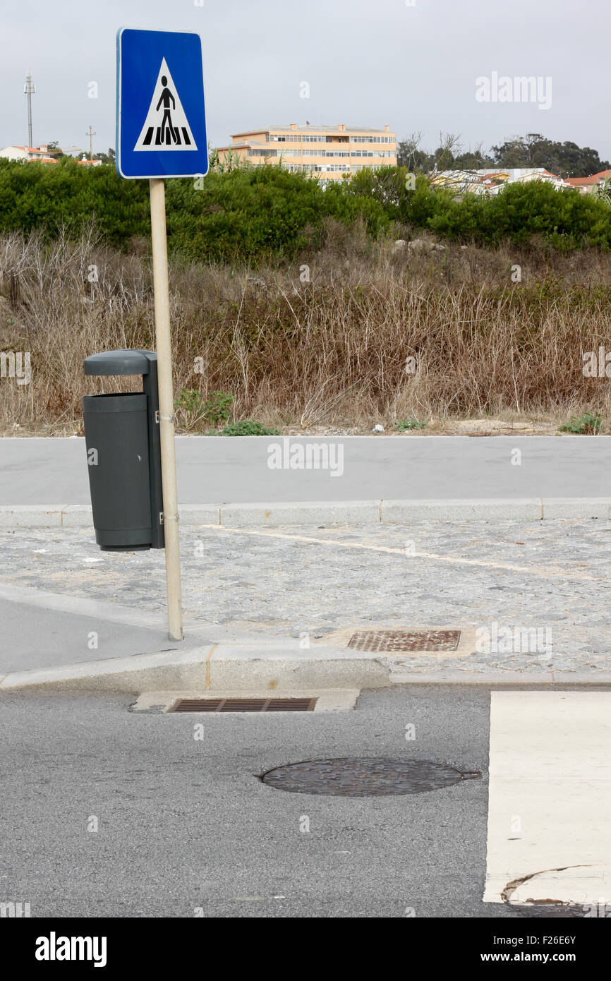 Blue traffic signs hi-res stock photography and images - Alamy
