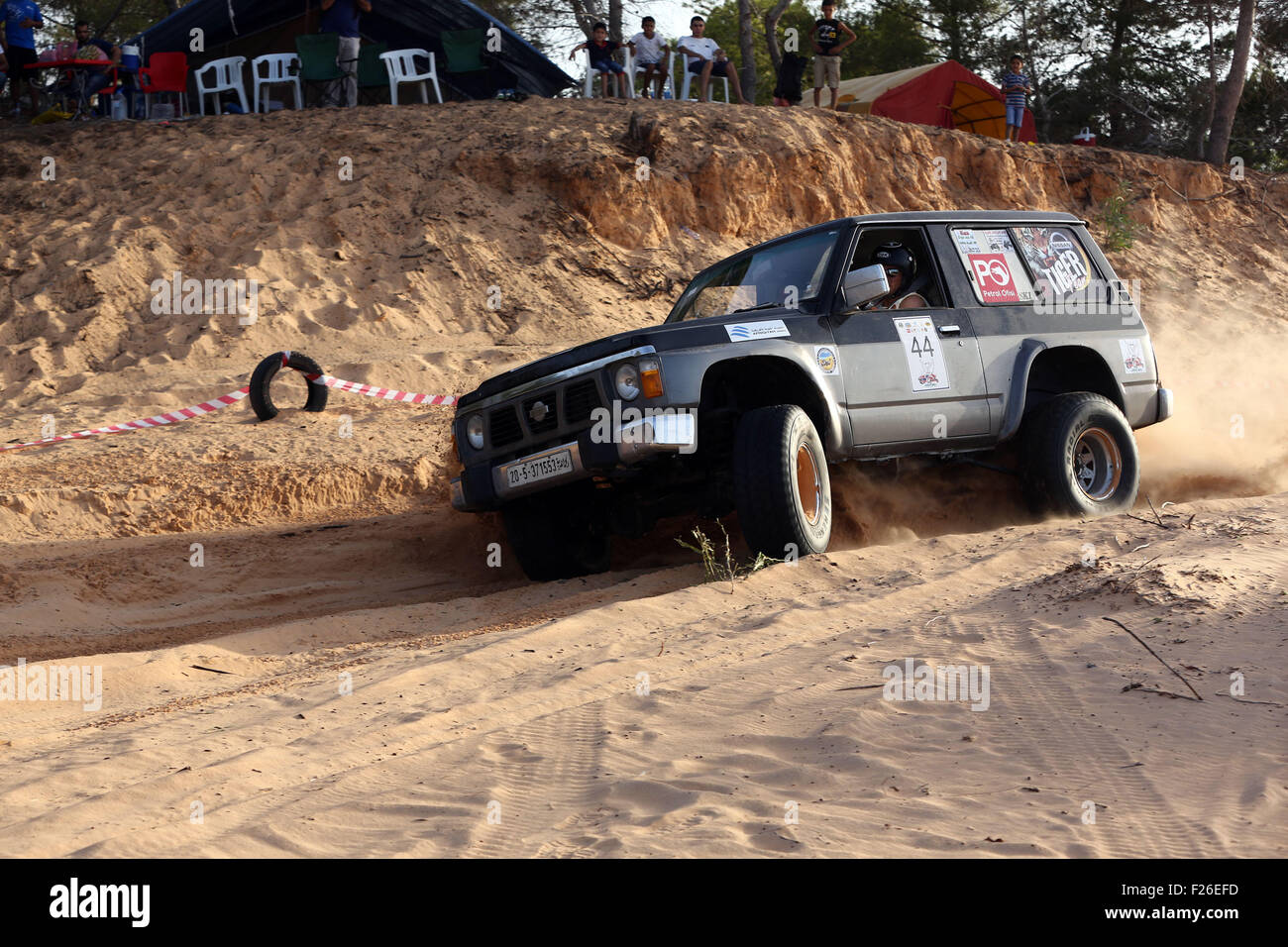 Car in libyan desert libya hi-res stock photography and images - Alamy